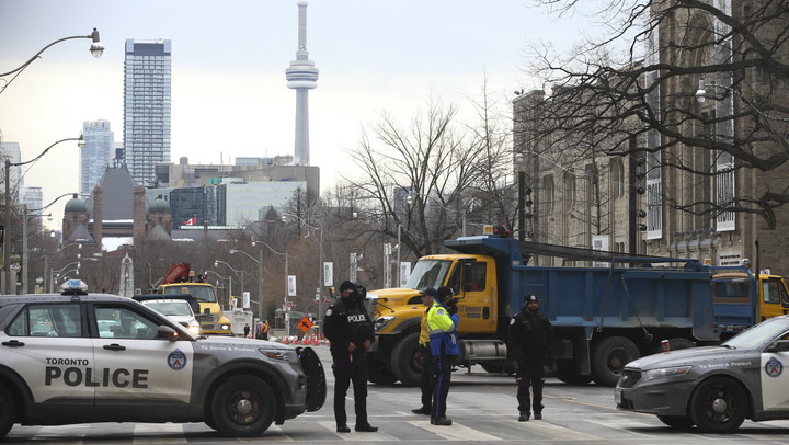 Toronto Sun | PREPARING FOR PROTESTS: Toronto Police move in to protect ...