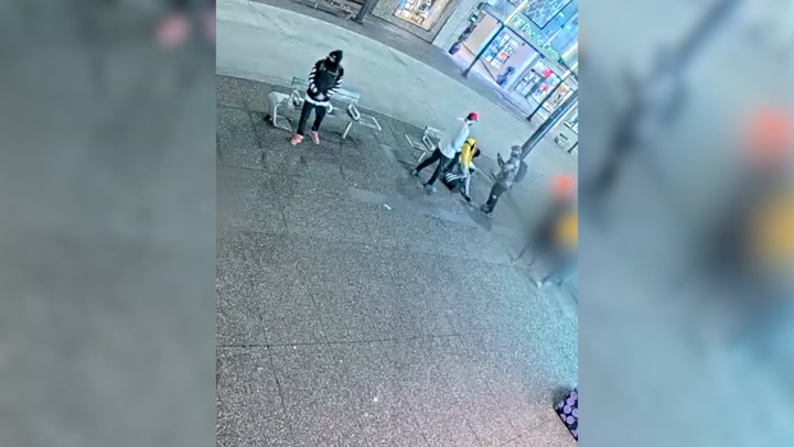 Vancouver Sun | Police seek stabbing suspect | Vancouver Sun