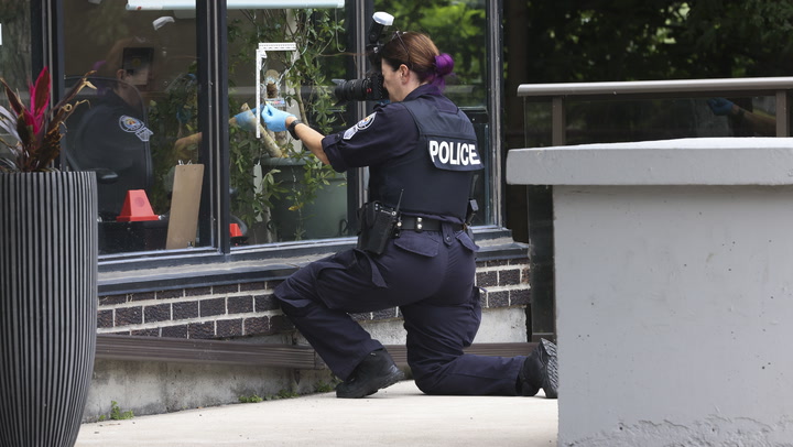 Toronto Sun | MONDAY MORNING SHOOTING: Police looking for suspect on e ...