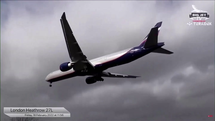 National Post | Winds buffet planes landing at London Heathrow