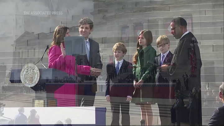 National Post | Former White House Press Secretary Sanders Takes Oath ...