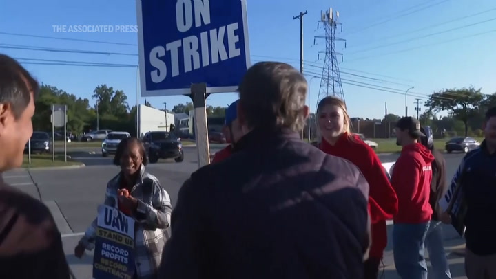 National Post | Senator Greets Striking Auto Workers On Picket Line