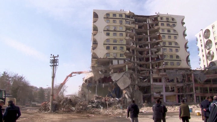 National Post | Quake Damaged Building Collapses During Demolition National Post | Quake Damaged Building Collapses During Demolition