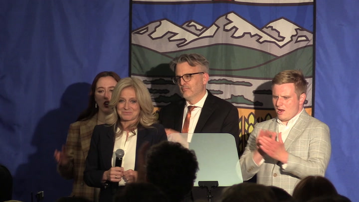 Edmonton Journal | Notley will stay on as opposition leader