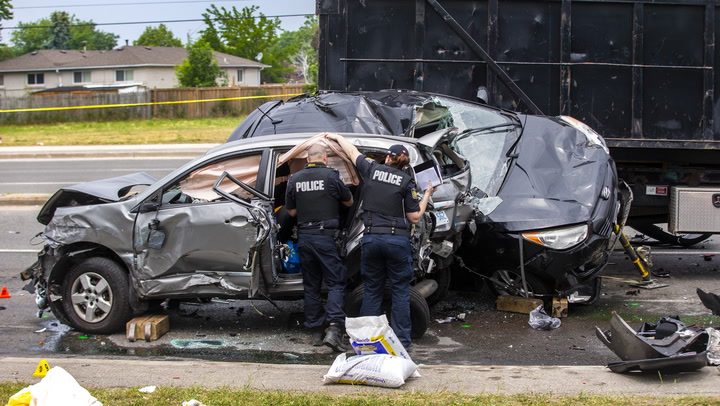 Toronto Sun | MISSISSAUGA TRAGEDY: Woman dead after bus crashes into ...